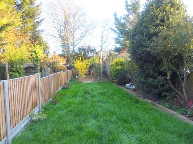 2 bedroom ground floor maisonette for rent in Whitchurch Lane, Edgware, Greater London, HA8