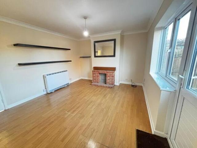 2 bedroom ground floor maisonette for rent in Wilton Place, Basingstoke, RG21