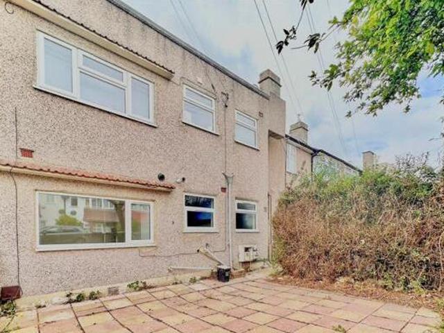2 Bedroom Ground Floor Maisonette For Sale In Northfleet, Gravesend