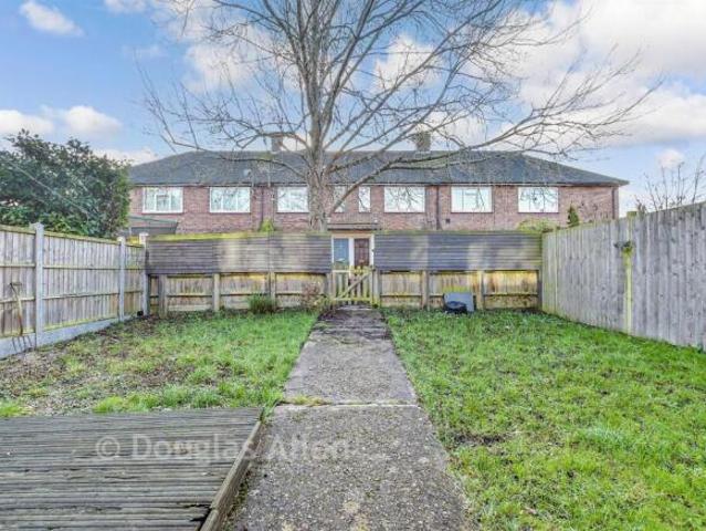 2 bedroom ground floor maisonette for sale in Rowan Green East, Brentwood, Essex, CM13