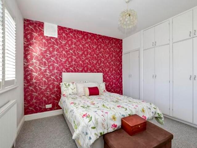 2 bedroom ground floor maisonette for sale in Trevellance Way, WD25