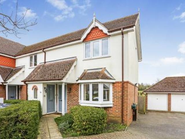 2 bedroom Ground floor maisonette To Let