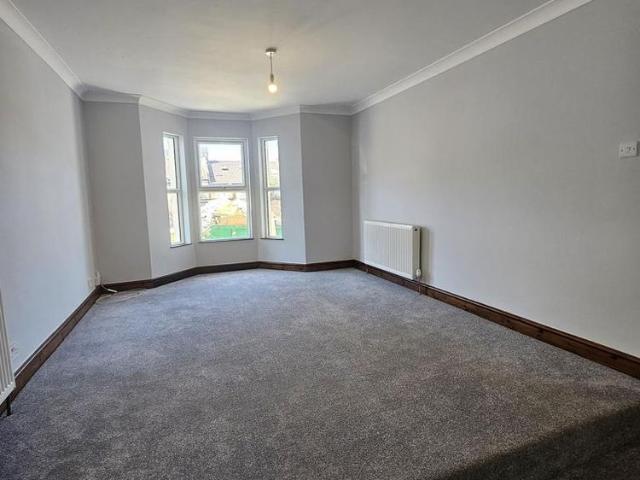 2 bedroom ground floor maisonette to rent