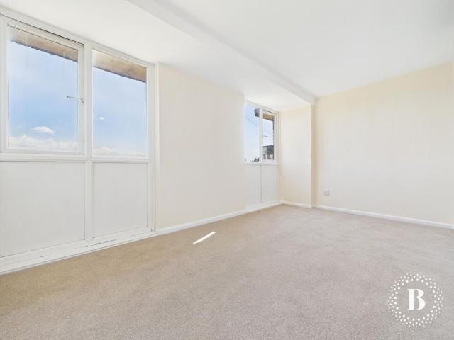 2 bedroom ground floor maisonette to rent