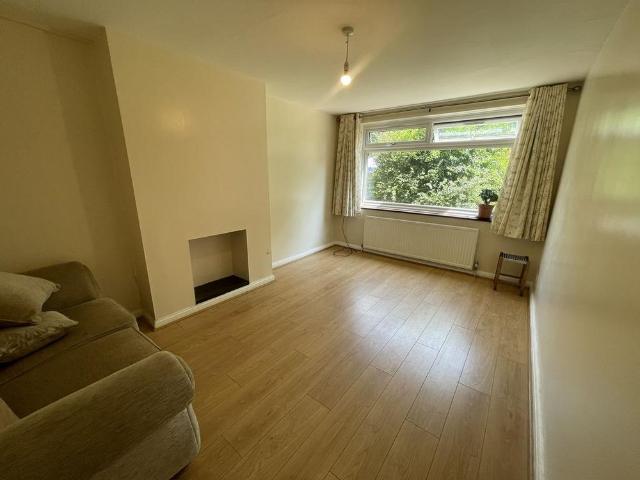 2 bedroom ground floor maisonette to rent