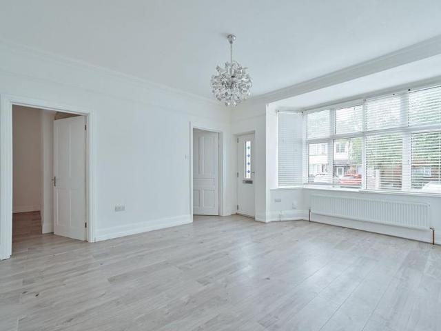 2 bedroom ground floor maisonette to rent