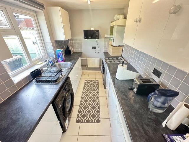 2 bedroom ground floor maisonette to rent