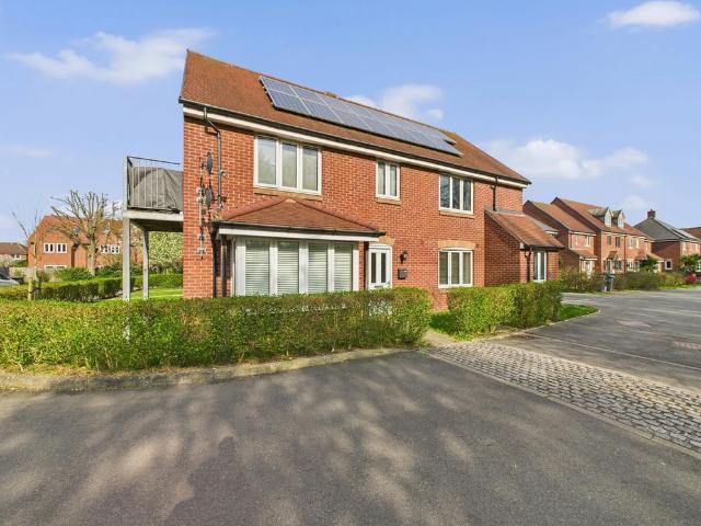 2 bedroom ground floor maisonette to rent