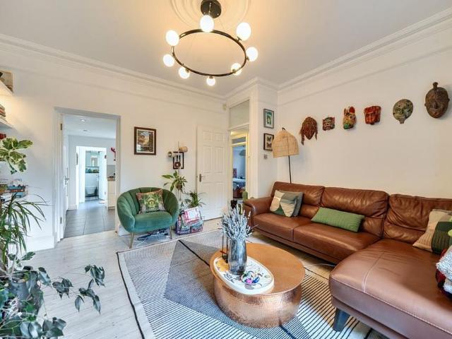 2 bedroom ground floor maisonette to rent