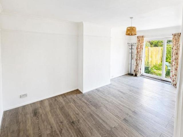 2 bedroom ground floor maisonette to rent