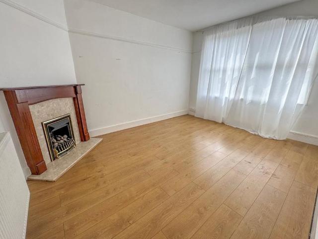 2 bedroom ground floor maisonette to rent