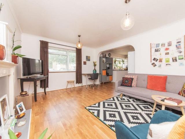 2 bedroom ground floor maisonette to rent