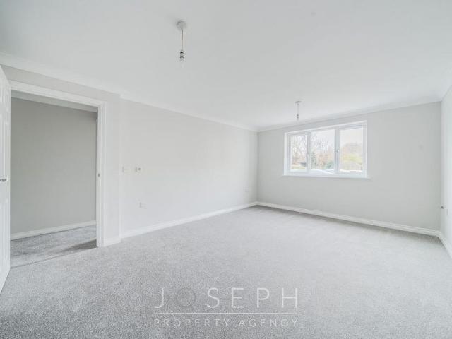 2 bedroom ground floor maisonette to rent