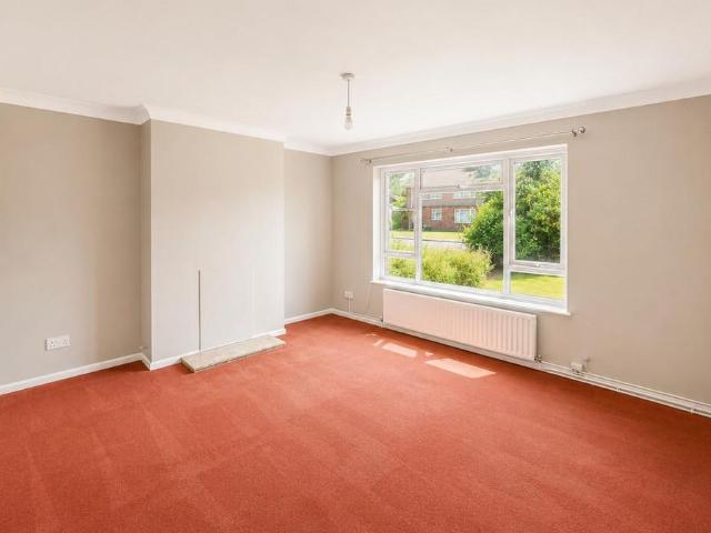 2 bedroom ground floor maisonette to rent