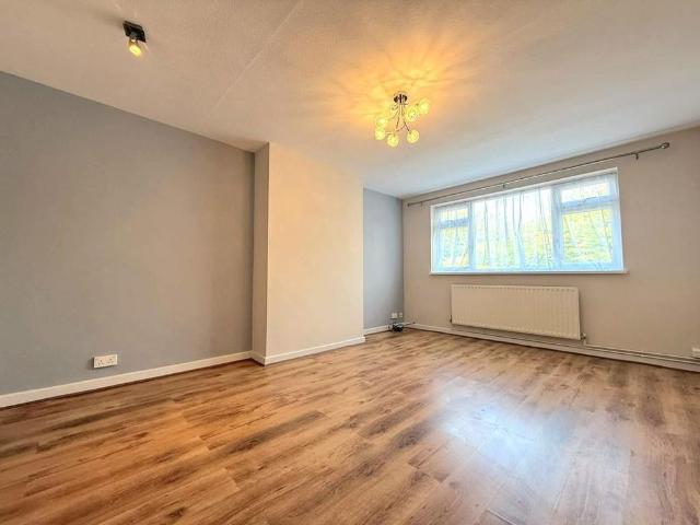 2 bedroom ground floor maisonette to rent