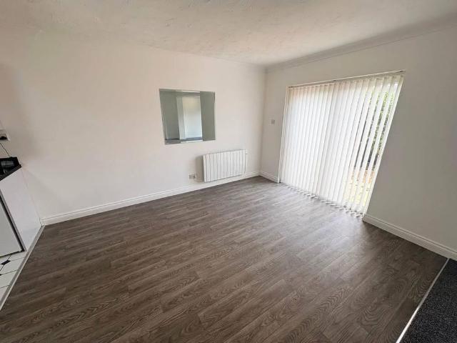 2 bedroom ground floor maisonette to rent