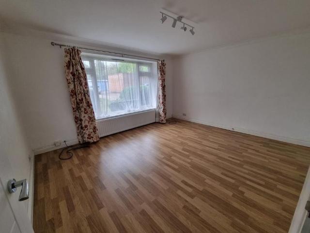 2 bedroom ground floor maisonette to rent