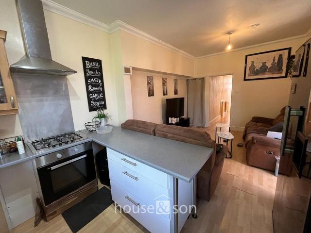2 bedroom ground floor maisonette to rent