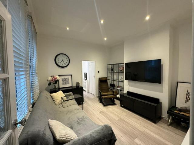 2 bedroom Ground Floor Flat