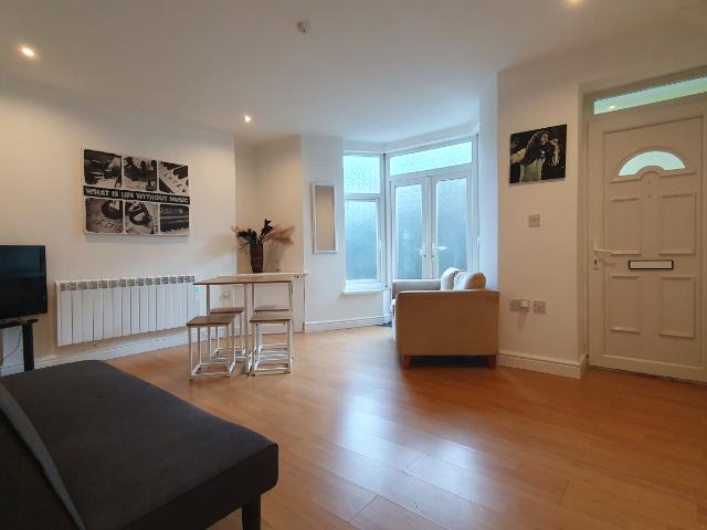 2 bedroom ground floor flat