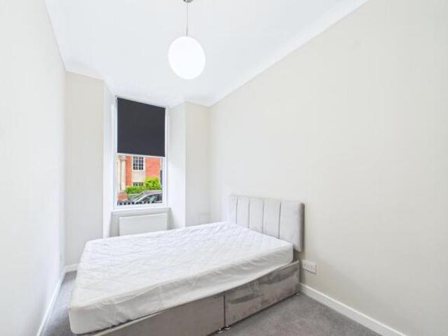 2 bedroom ground floor flat for rent in 117 Medwyn Street, G14