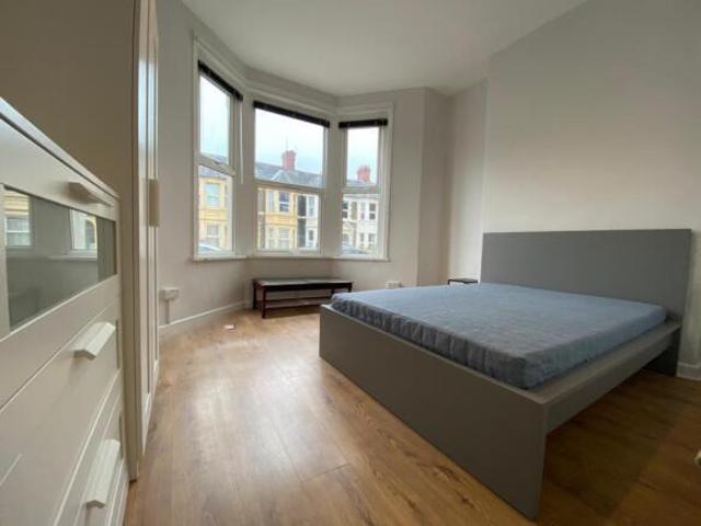 2 bedroom ground floor flat for rent in Colum Road, Cathays, CF10