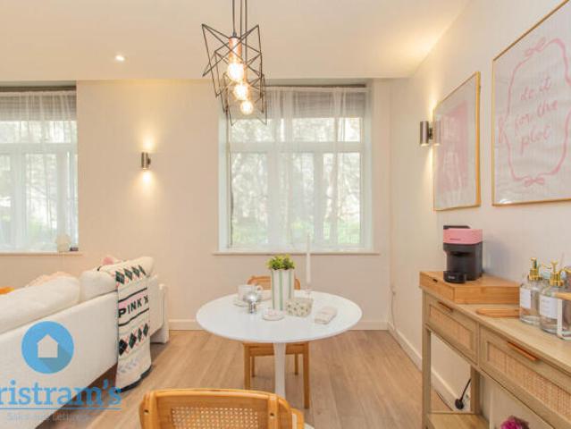 2 bedroom ground floor flat for rent in Castle Point, Nottingham, NG7