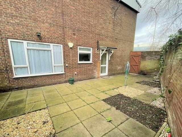 2 bedroom ground floor flat for rent in Anstey Road Reading RG1