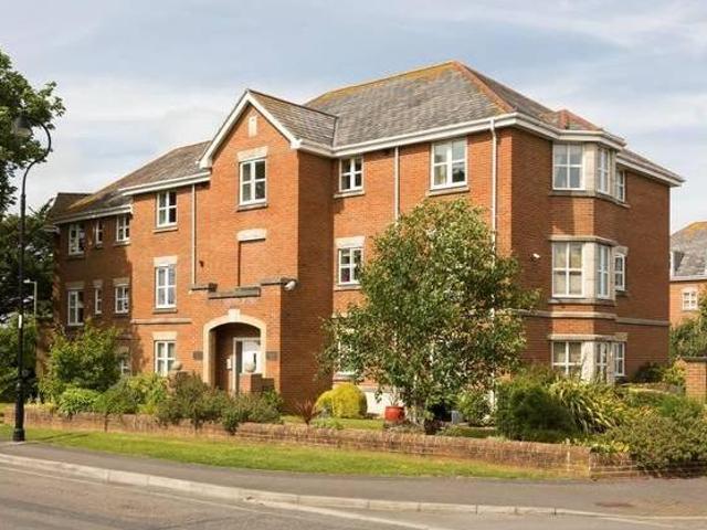 2 bedroom ground floor flat for rent in Apartment 1 Applemore House SO41