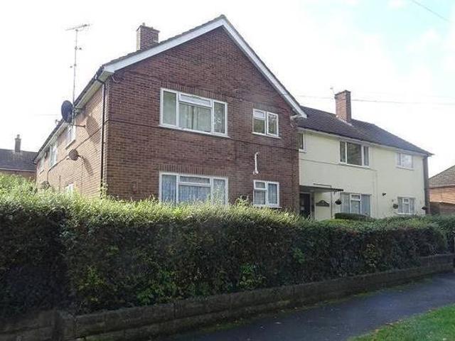 2 bedroom ground floor flat for rent in Arethusa Road Rochester Kent ME1 2UN ME1