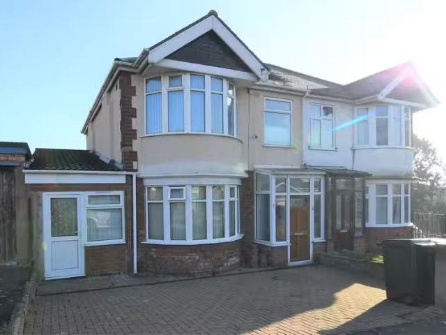 2 bedroom ground floor flat for rent in Axholme Road, Wyken, C.