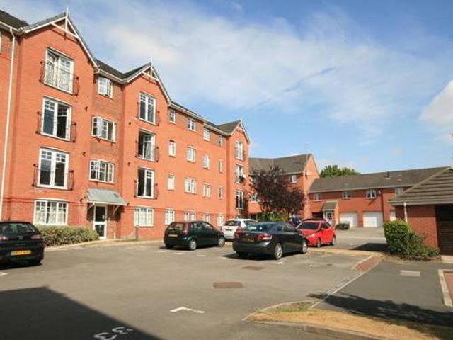 2 bedroom ground floor flat for rent in Beames House Blount Close CW1