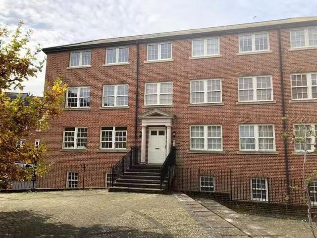 2 bedroom ground floor flat for rent in Bitham Mill Courtyard.