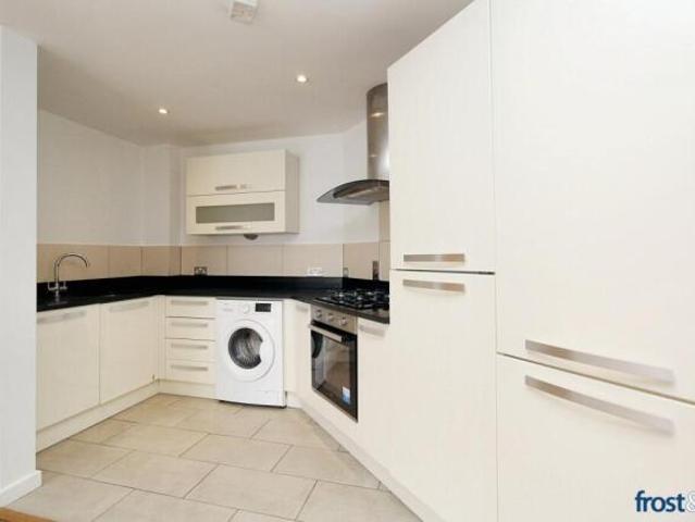 2 bedroom ground floor flat for rent in Birds Hill Road, Poole, BH15