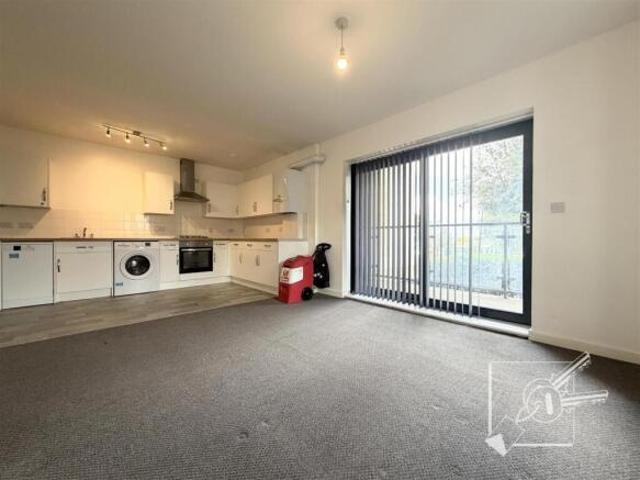 2 bedroom ground floor flat for rent in Burch Road, Northfleet, DA11