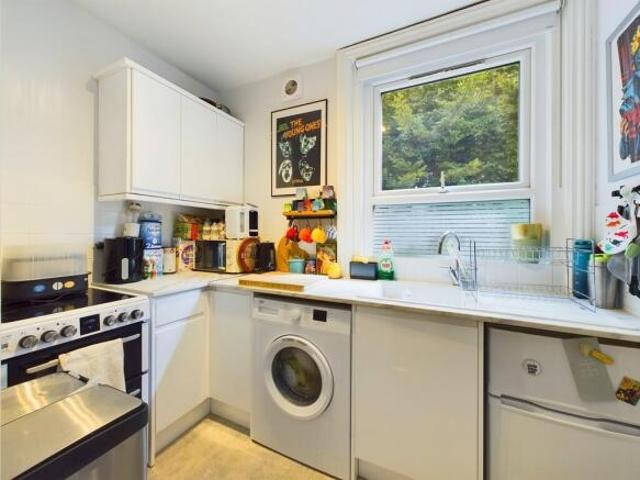 2 bedroom ground floor flat for rent in Byron Road, Worthing, BN11 3HN, BN11