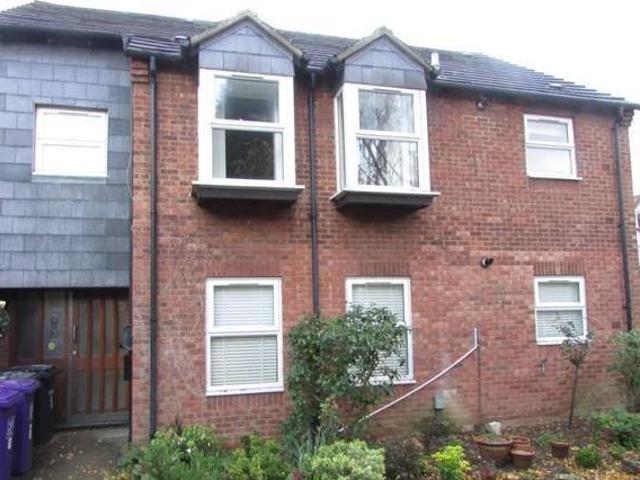 2 bedroom ground floor flat for rent in Garden Row Hitchin Hertfordshire SG5