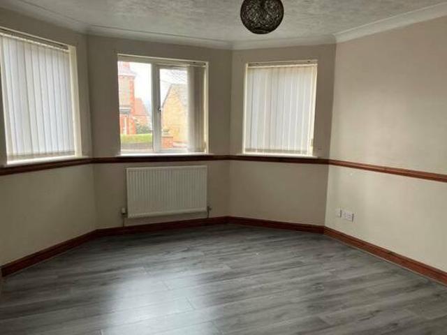 2 bedroom ground floor flat for rent in Grosvenor Road Prenton Wirral Merseyside CH43