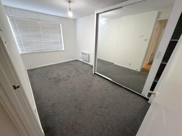2 bedroom ground floor flat for rent in Dunstable Road, Luton, Bedfordshire, LU4