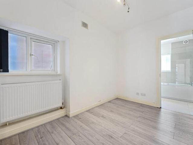 2 bedroom ground floor flat for rent in Elm Grove, Cricklewood, Barnet, London, NW2