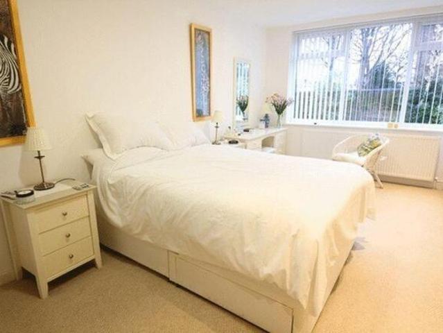 2 bedroom ground floor flat for rent in Elmsley Court, Elmsley Road, Liverpool, L18