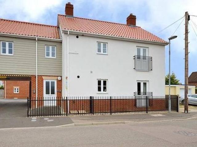 2 bedroom ground floor flat for rent in Erwin Court Dereham NR19
