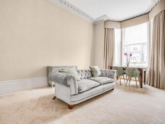 2 bedroom ground floor flat for rent in Finborough Road, Chelsea SW10