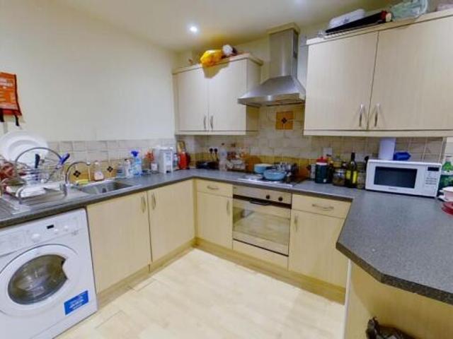 2 bedroom ground floor flat for rent in Flat 42 Royal Victoria Court, NG7