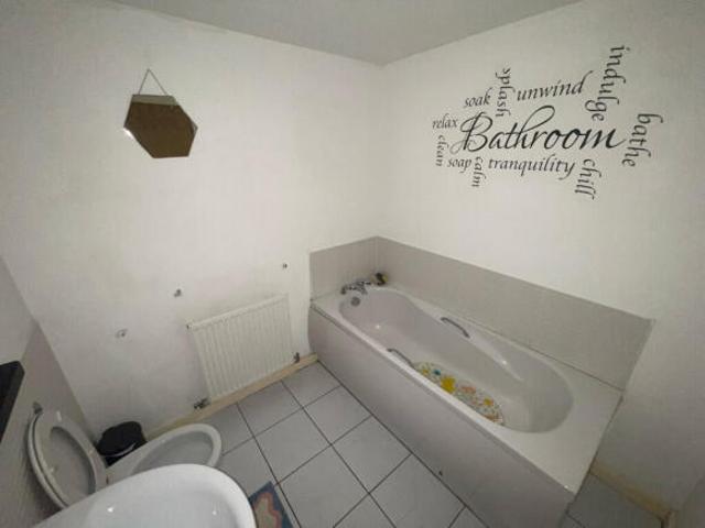 2 bedroom ground floor flat for rent in Haughview Terrace, Glasgow, G5