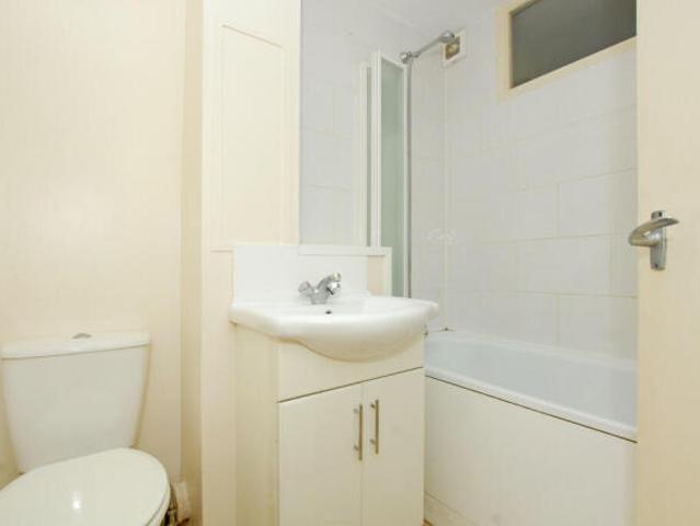 2 bedroom ground floor flat for rent in Haslam Close, Ickenham, UB10