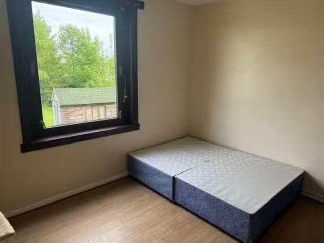 2 bedroom ground floor flat for rent in Hilton Road, Aberdeen.