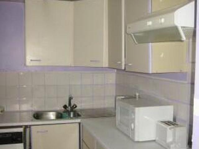 2 Bedroom Ground Floor Flat For Rent In Hyde Park