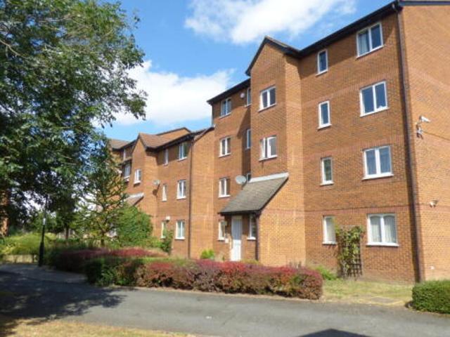 2 bedroom ground floor flat for rent in John Silkin Lane, London, SE8