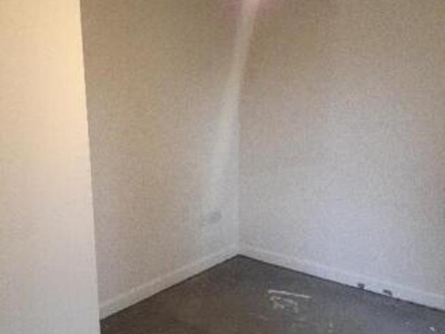 2 bedroom ground floor flat for rent in Lombardy House, Southwood Close, Swarcliffe, Leeds, LS14